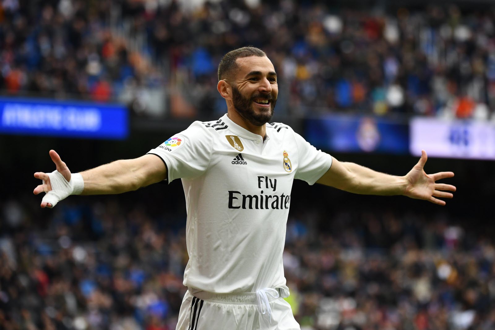 Benzema, le foot et bien au-delà - E.TRUMER